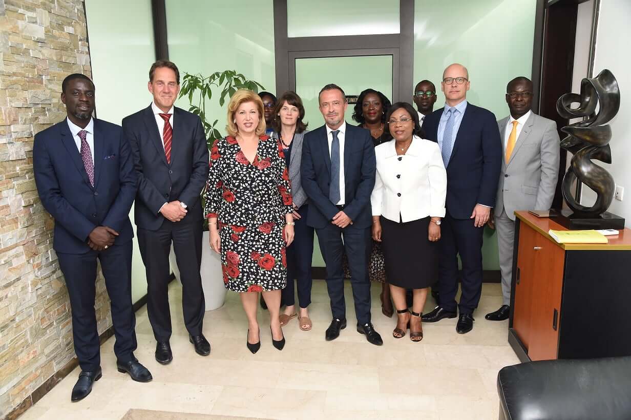 Dominique Ouattara et les patrons de la division cacao de Cargill ...