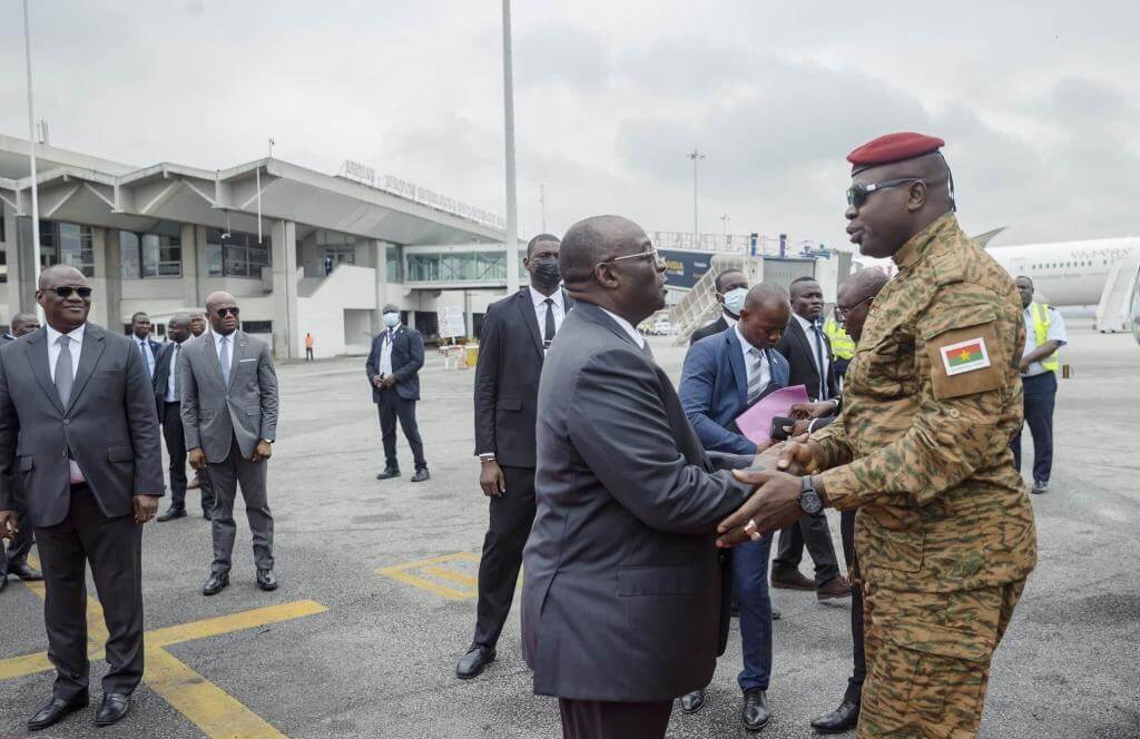 Putsch au Burkina-Faso/La Côte-d’Ivoire dément l'exil de Damiba à ...