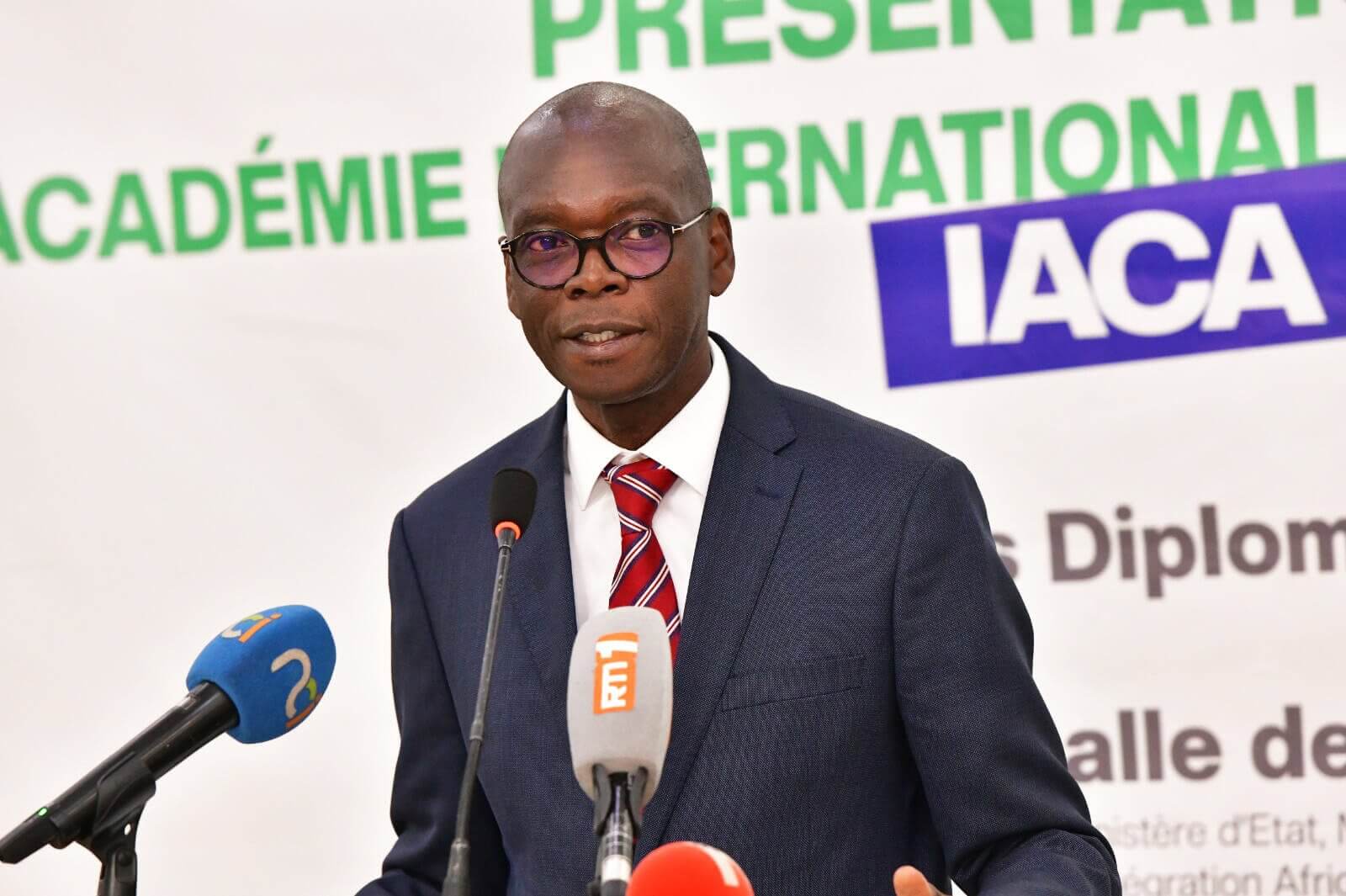 L’Académie internationale Anti-corruption (IACA) présentée au corps ...