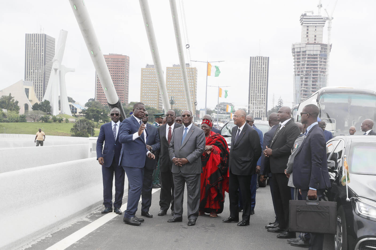 Alassane Ouattara tient son pont à Abidjan, le pont Cocody-Plateau ...
