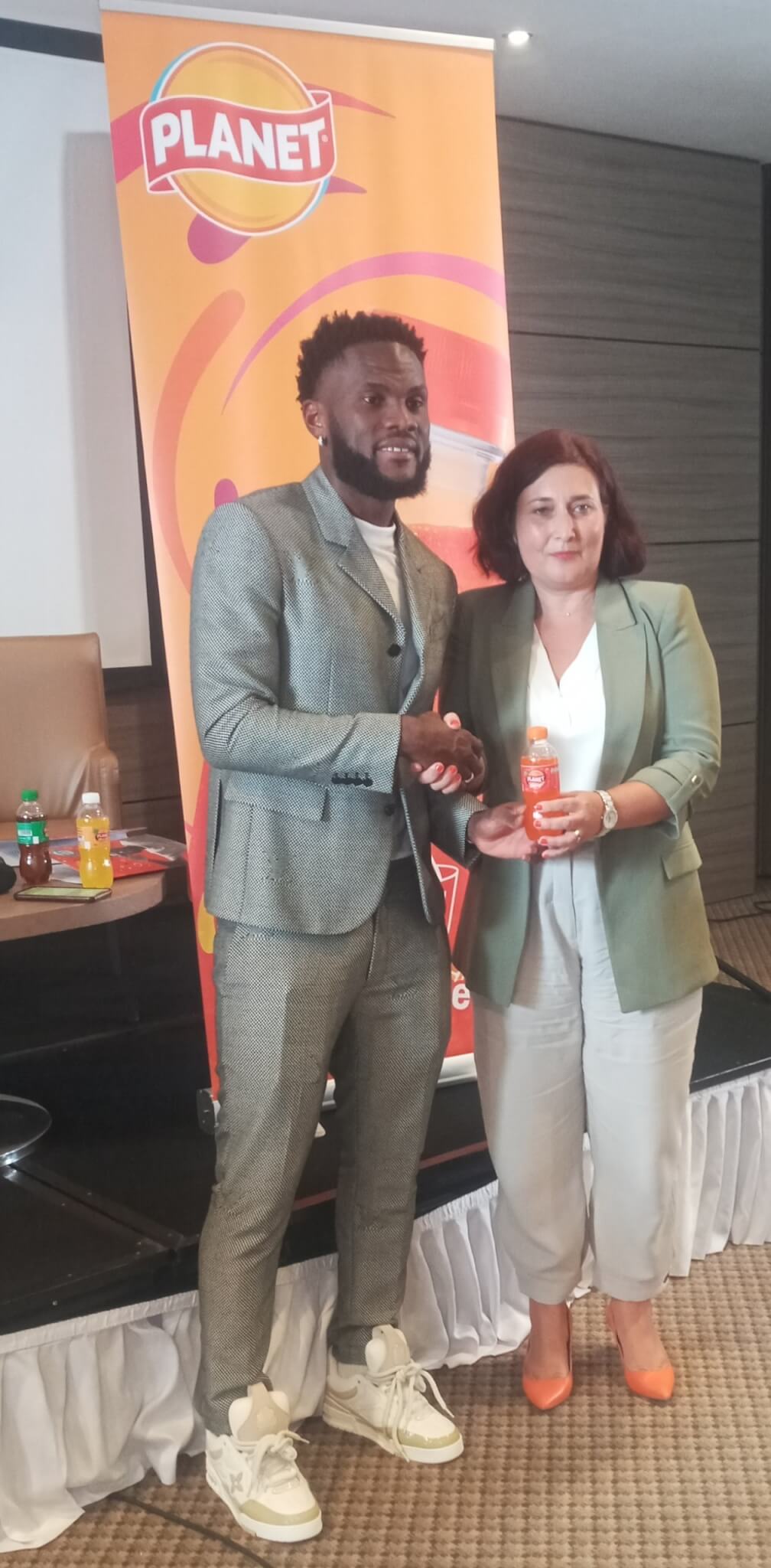 Action humanitaire et foot / L’international Franck Kessié s’offre les ...