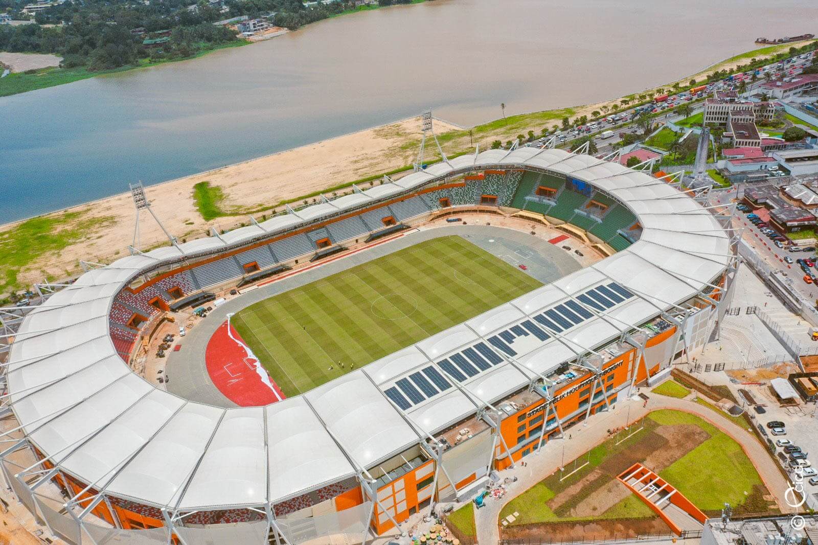 "Félicia" Le stade Houphouët Boigny une infrastructure sportive de haut ...