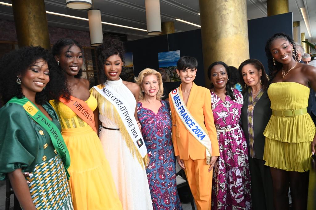 Case des Enfants: Les candidates de Miss France 2025 communient avec ...