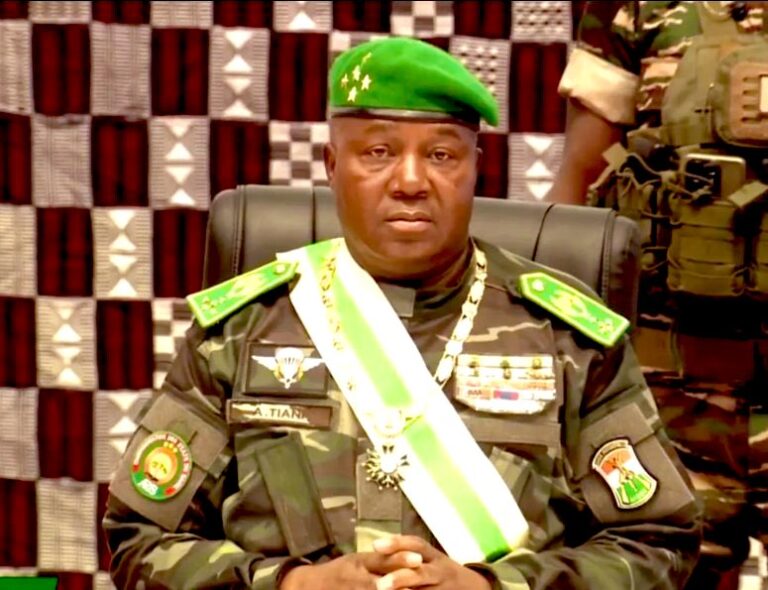 Au Niger Abdourahamane Tiani est désormais Général d’Armée 5 étoiles ...